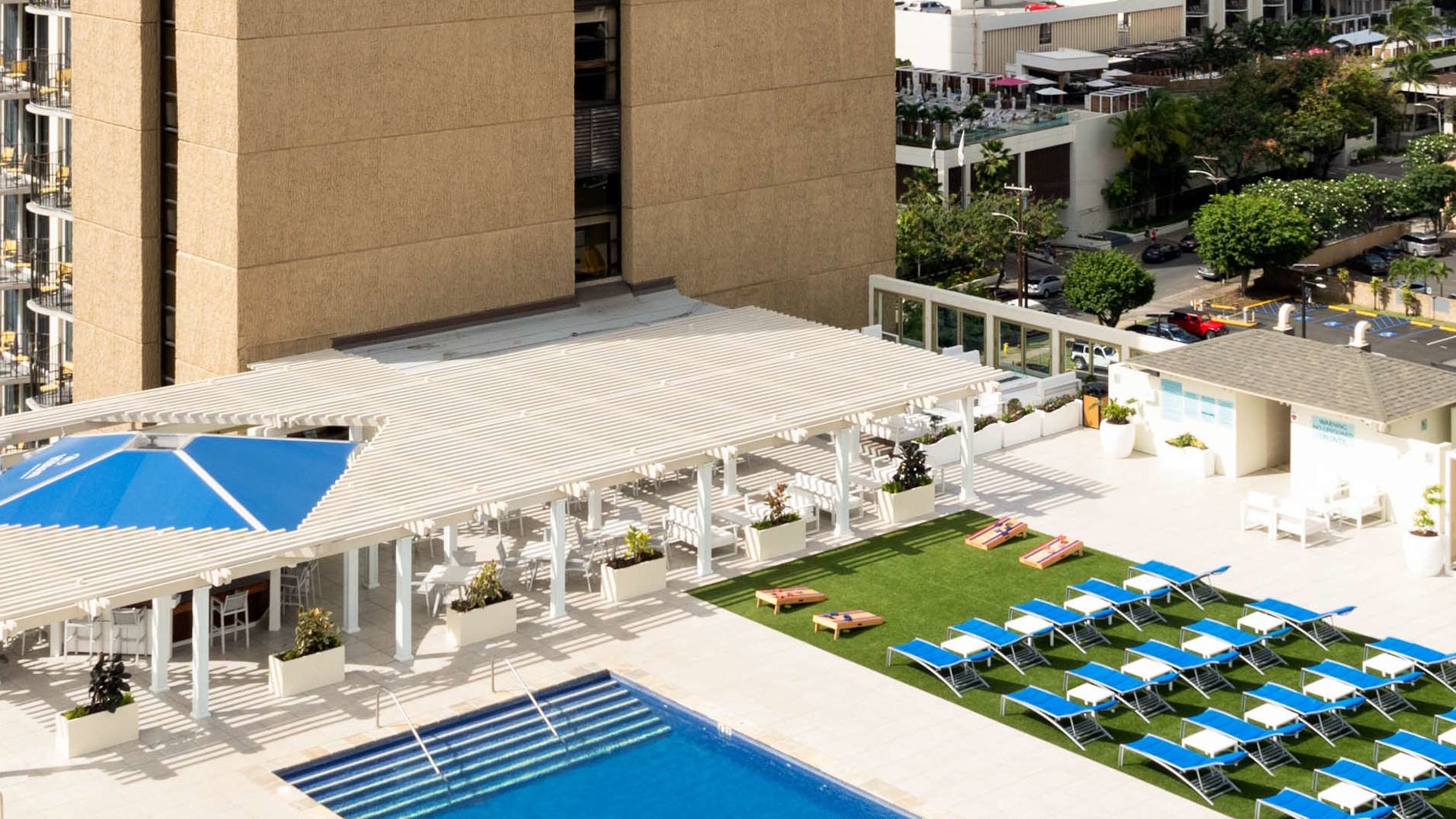 10th Floor Recreation Deck | Hilton Waikiki Beach Resort & Spa Kuhio