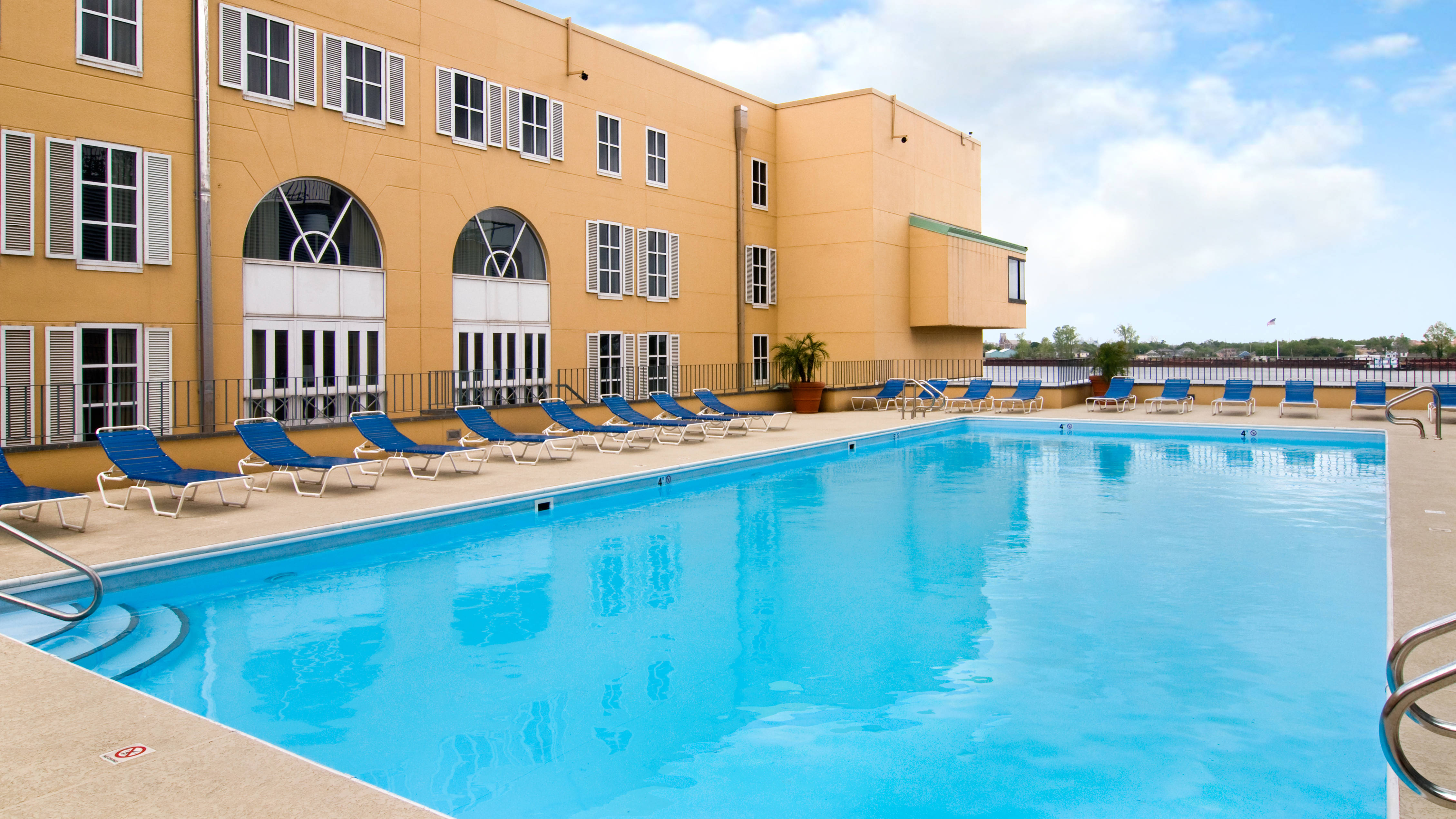 Amenities & Services | Hilton New Orleans Riverside Downtown Hotel