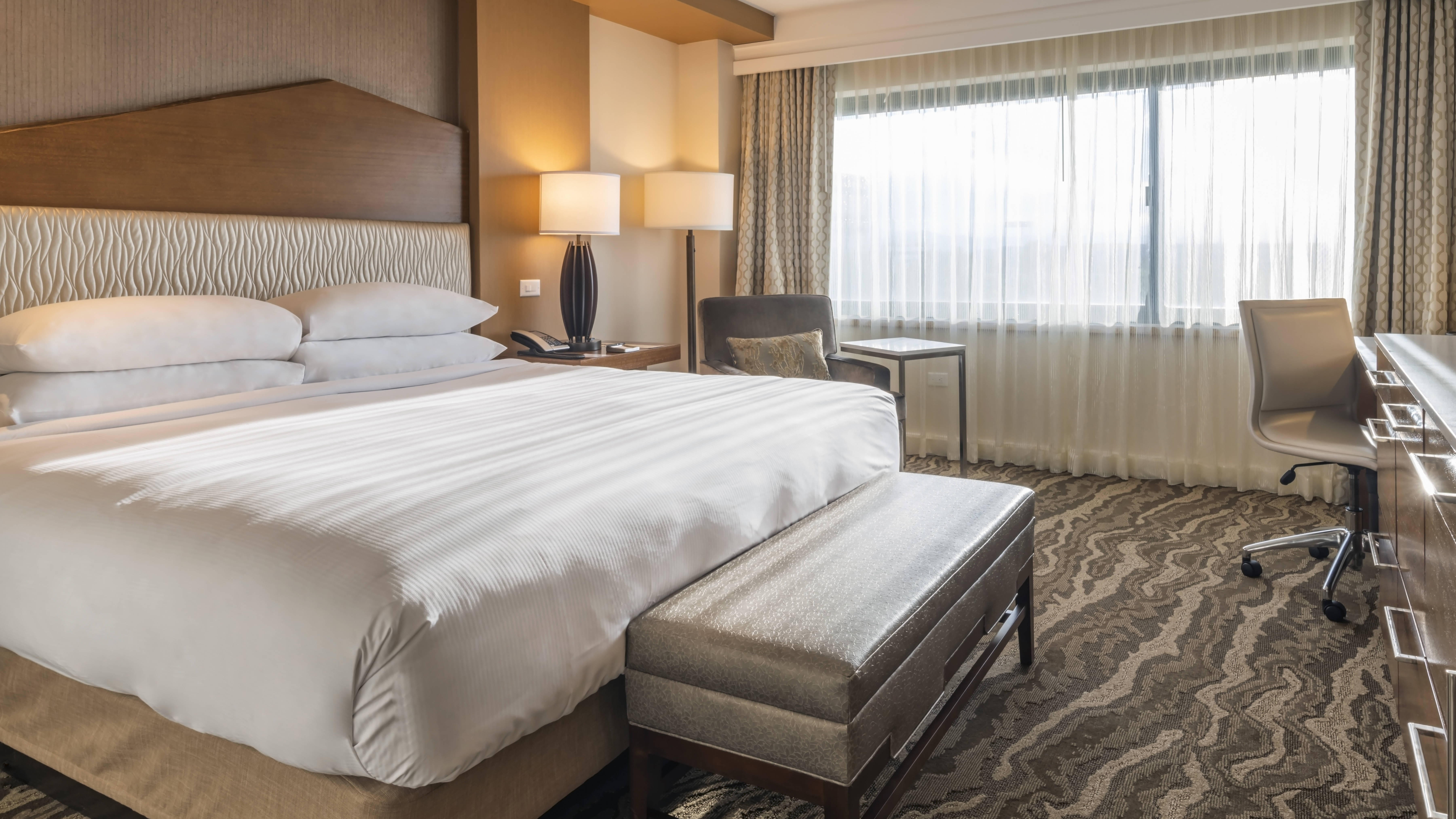 Rooms & Suites | The Inverness Denver