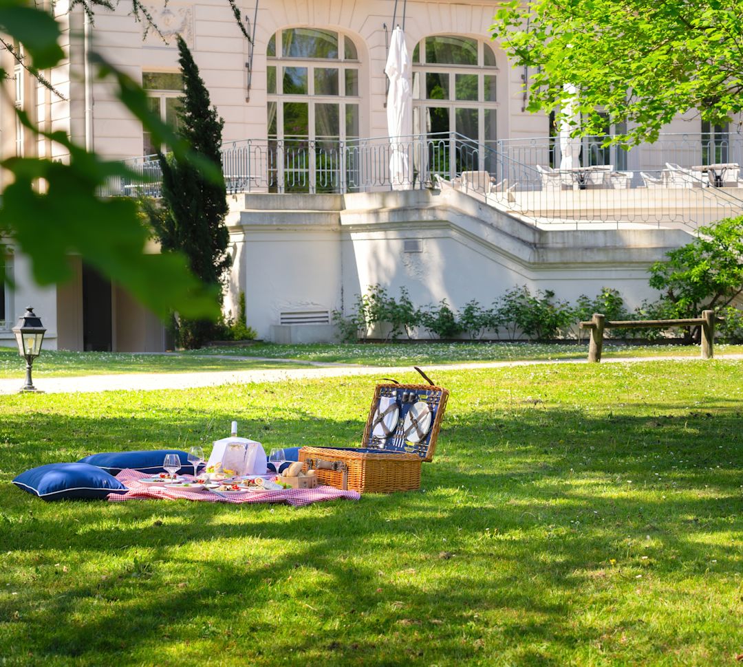 Seasonal Activities | Waldorf Astoria Versailles - Trianon Palace
