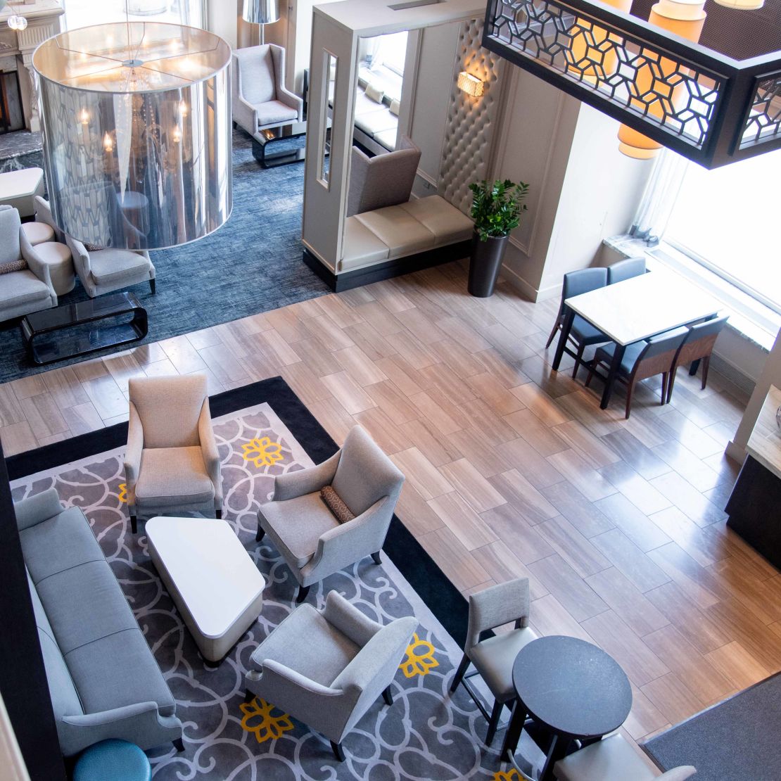 720 South Grill & Bar | Hilton Chicago