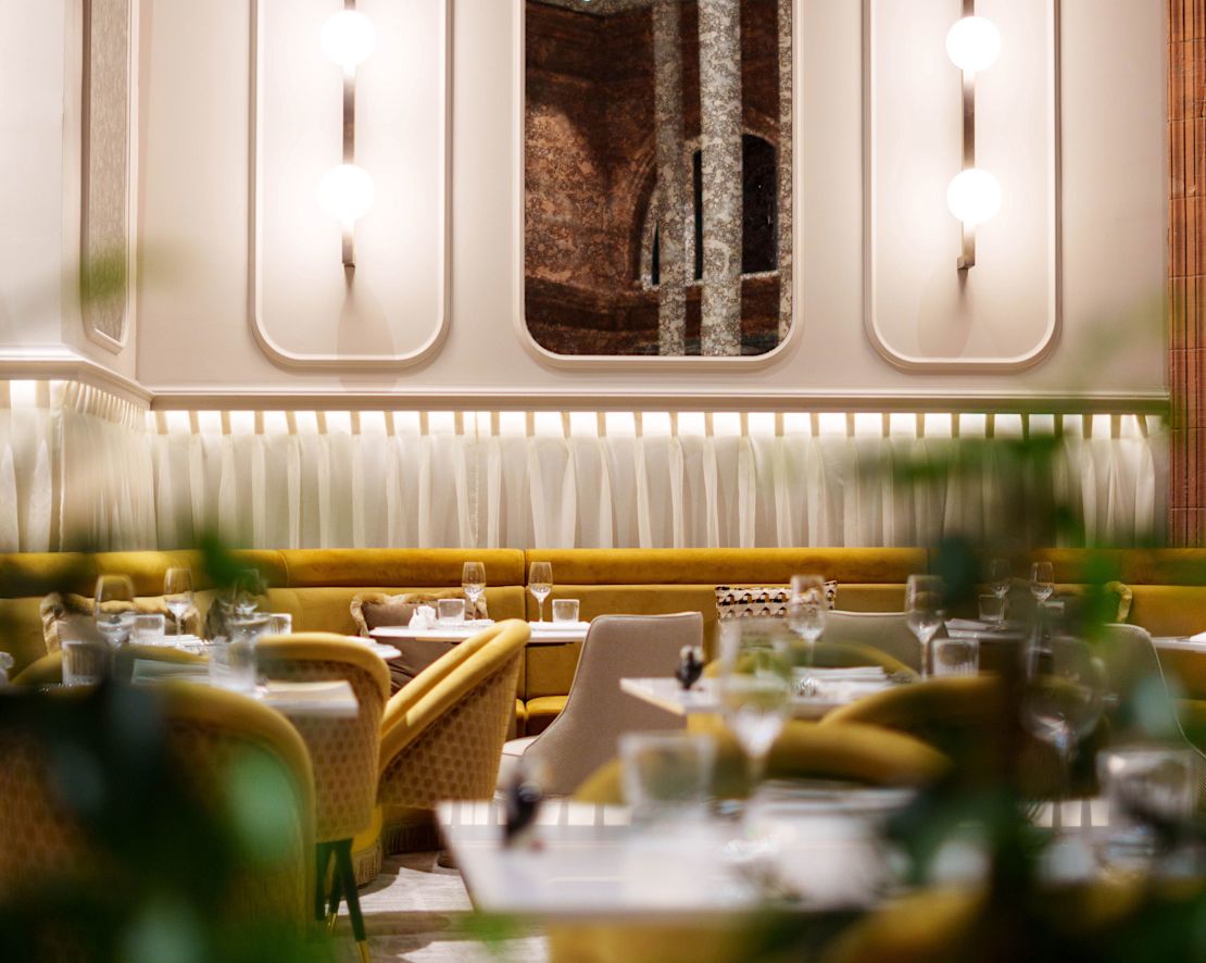 The Court - The Caledonian Edinburgh, Curio Collection by Hilton