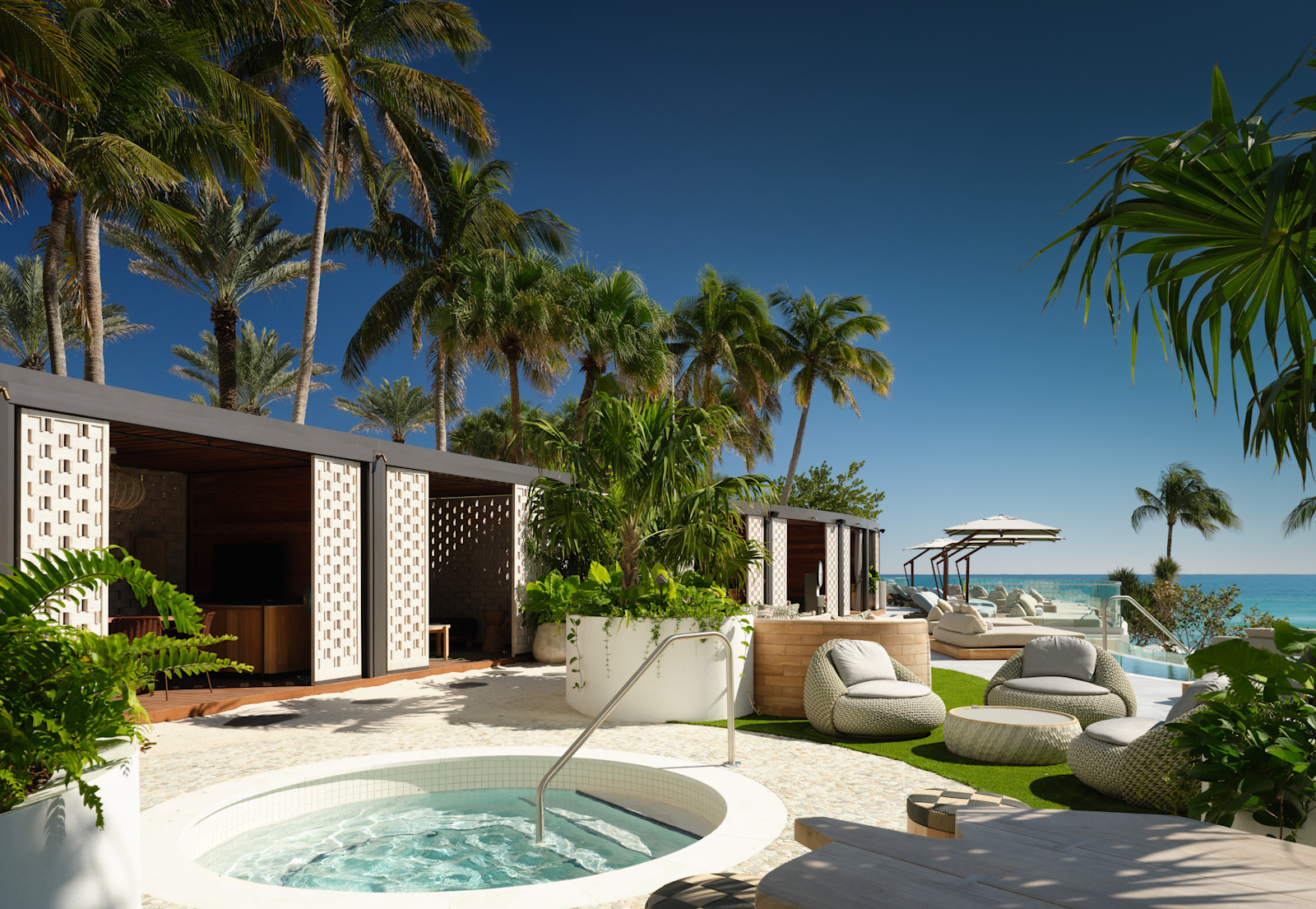 The Verandah Social Club | Signia by Hilton Diplomat Beach Resort