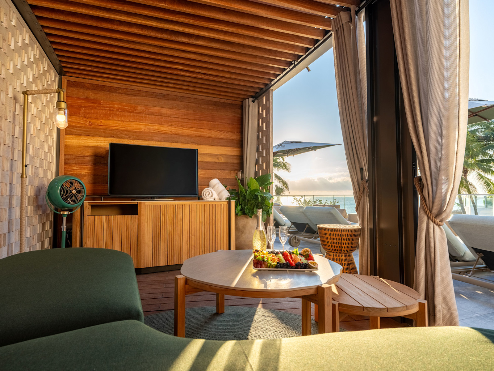 The Verandah Social Club | Signia by Hilton Diplomat Beach Resort