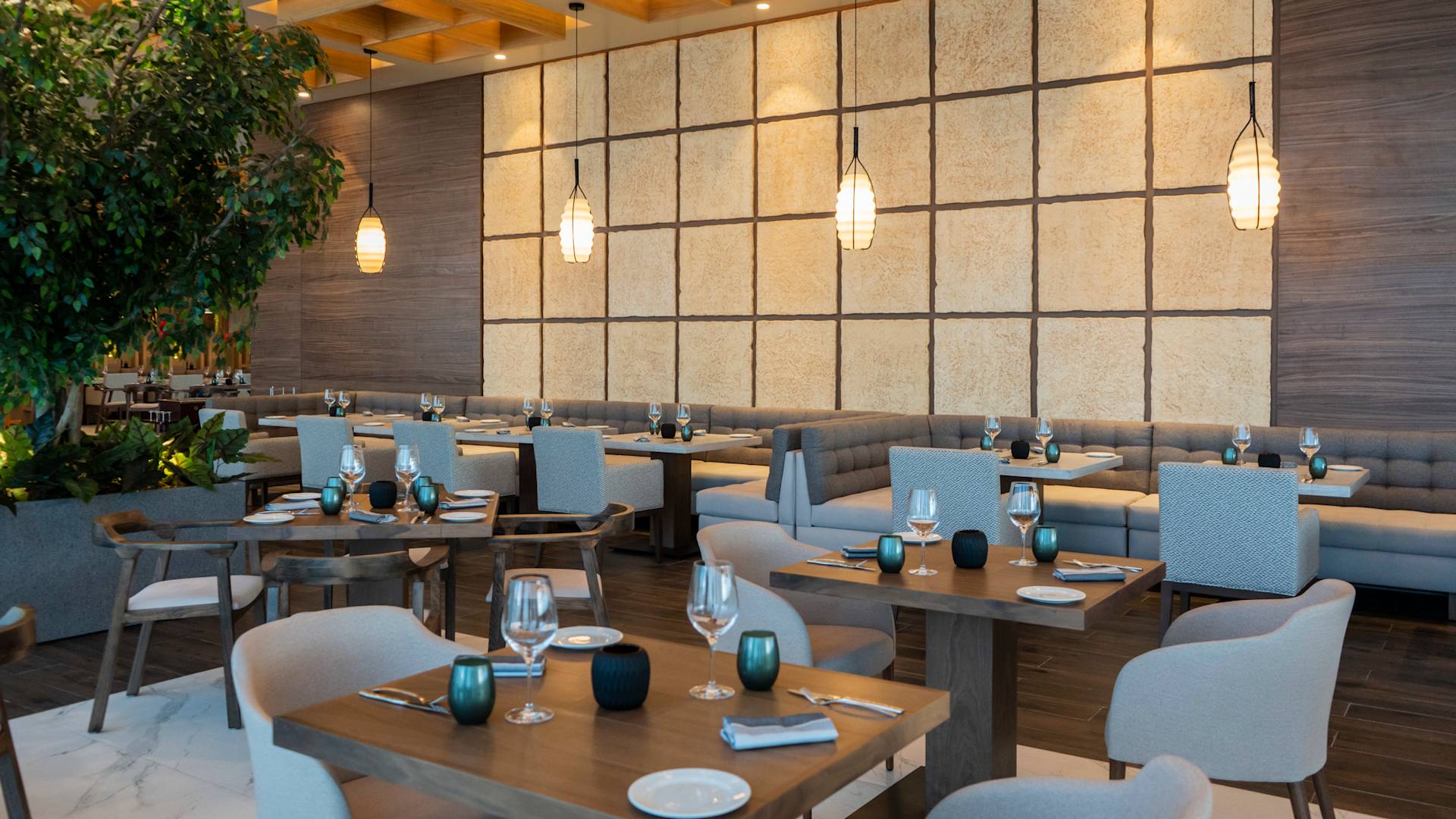 Dining & Drinks | Hilton Cancun Mar Caribe All-Inclusive Resort