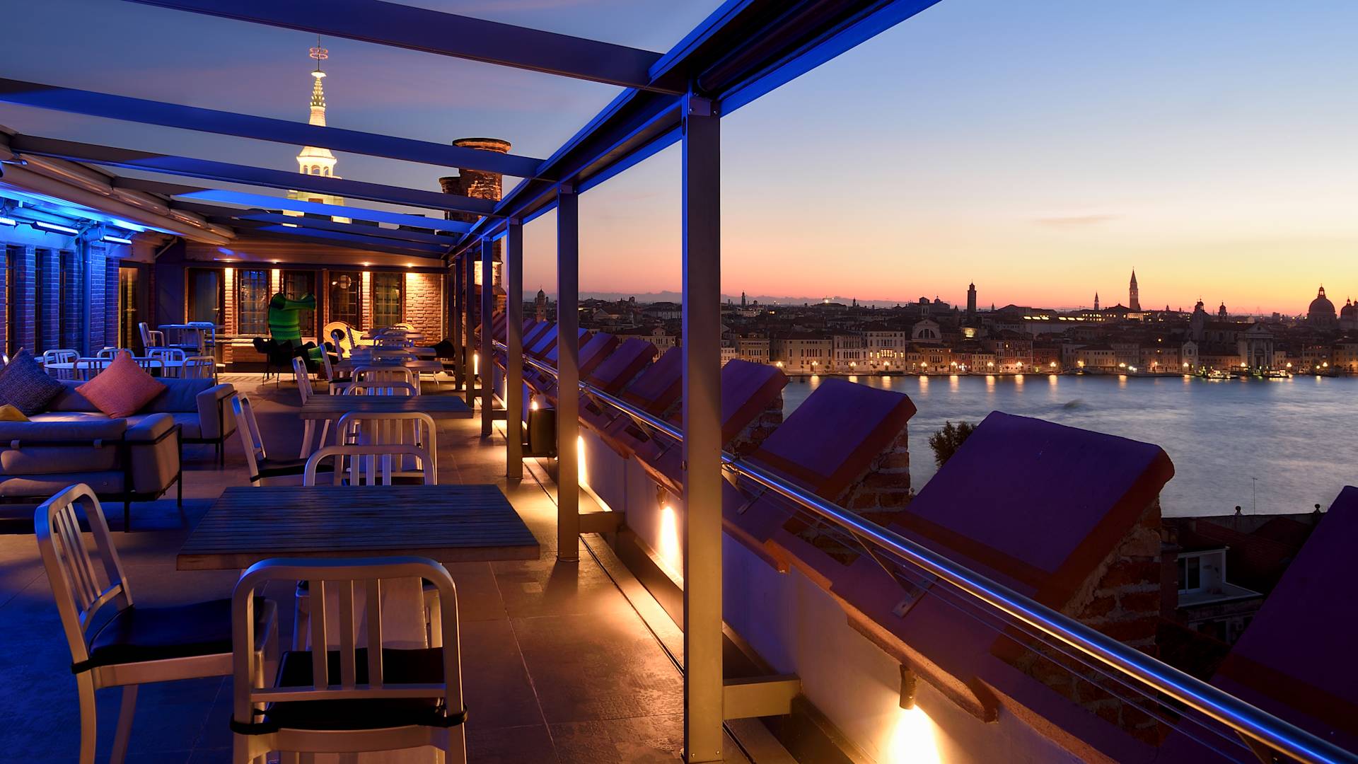 Skyline Rooftop Bar | Hilton Molino Stucky Venice