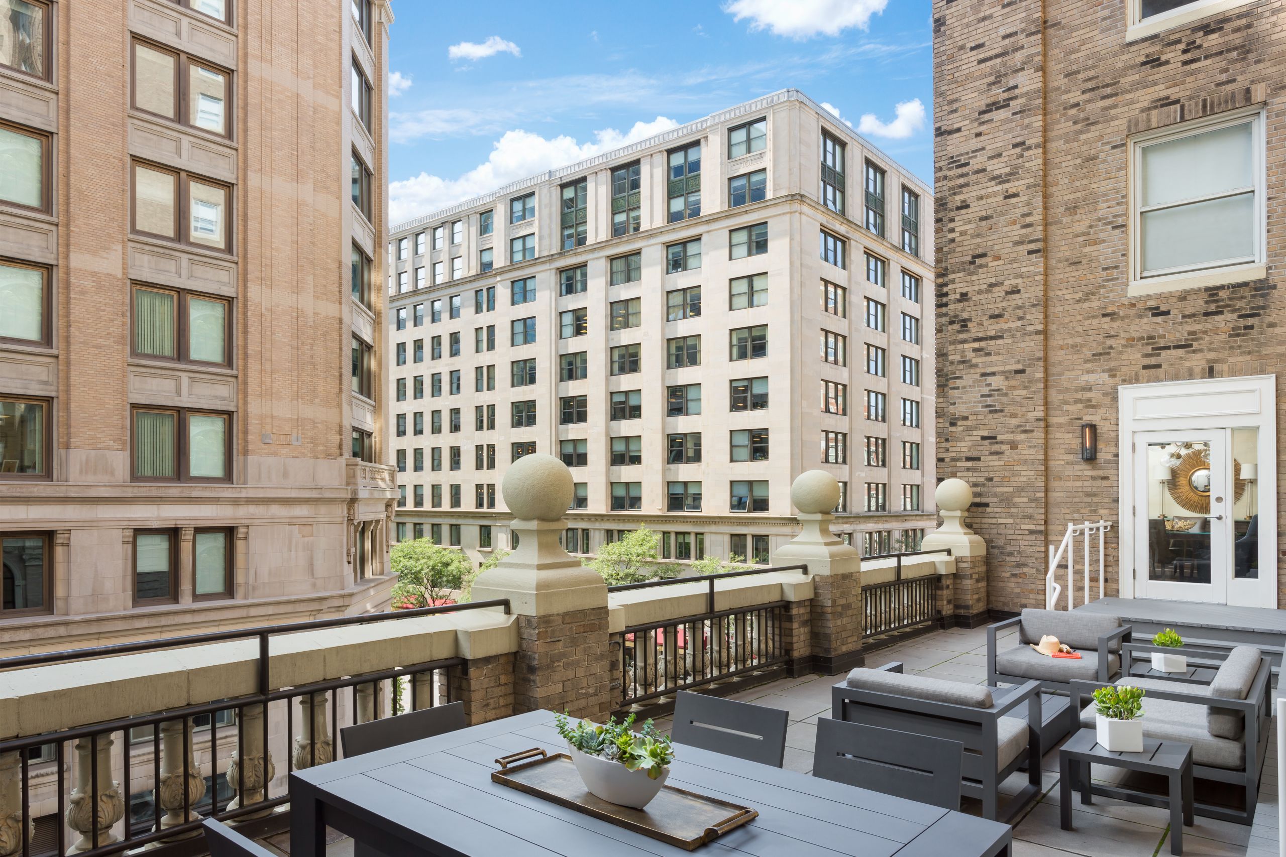 Rooms & Suites | Hilton Boston Park Plaza