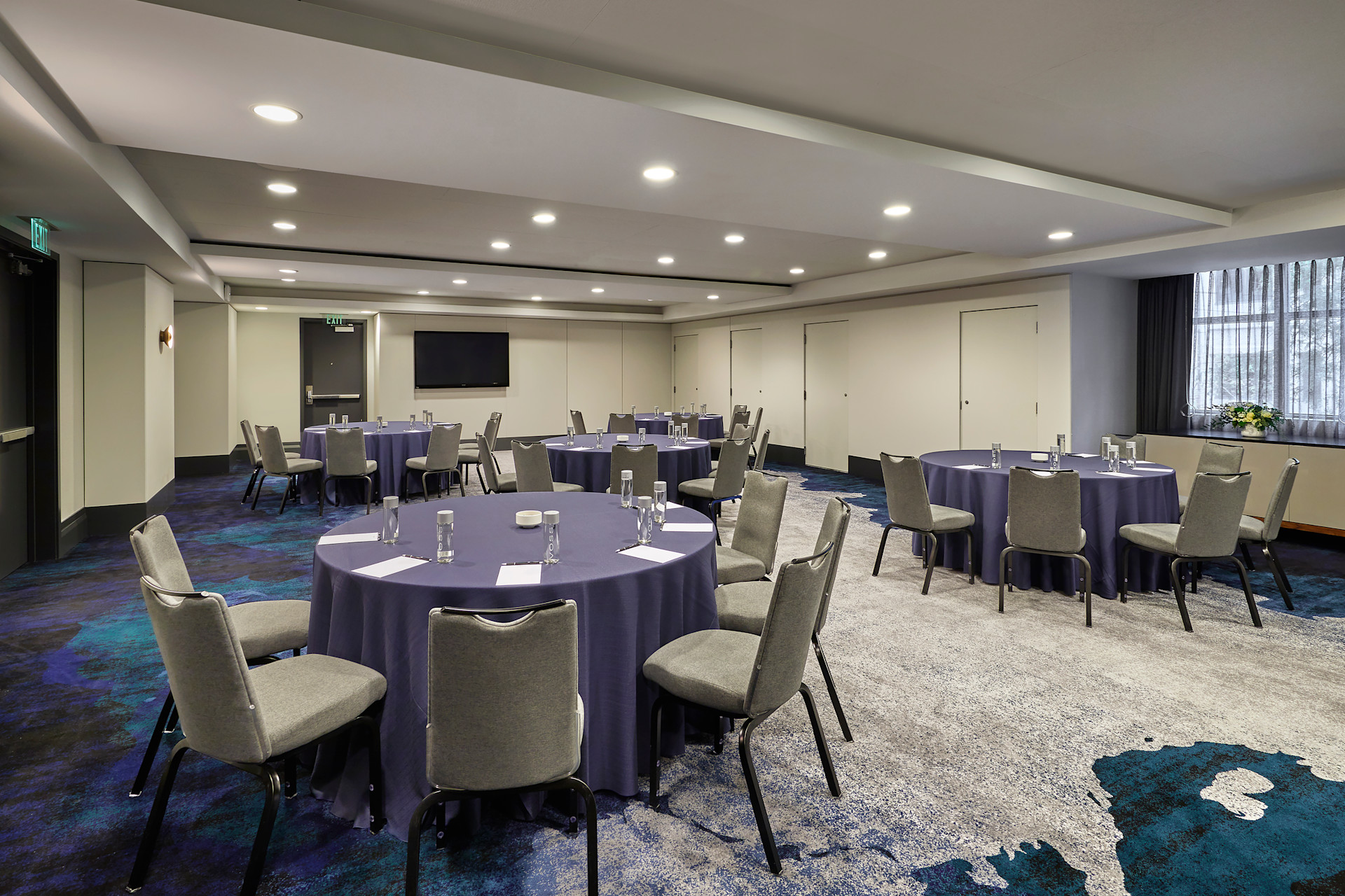 1000 quarters function hall