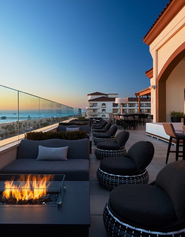 Dining & Drinks | The Waterfront Beach Resort