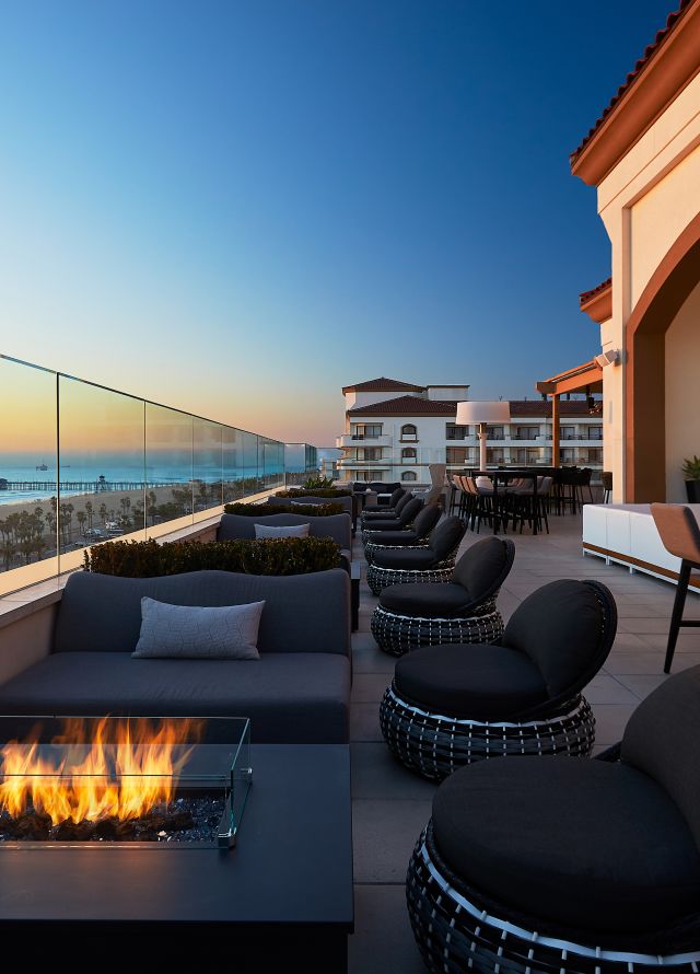 Dining & Drinks | The Waterfront Beach Resort