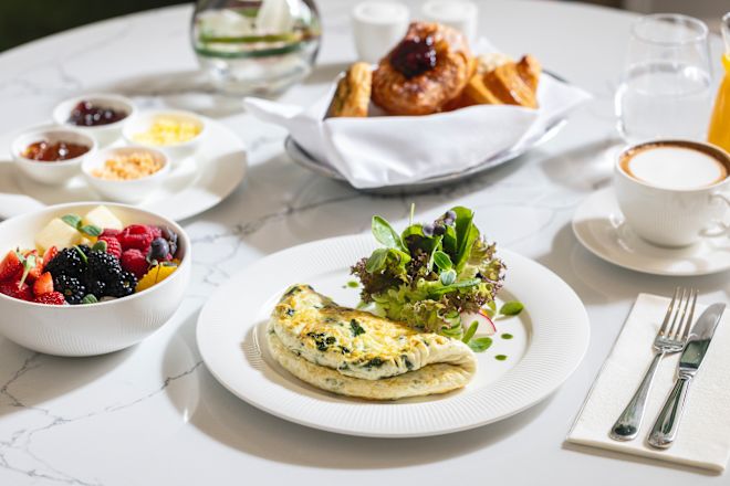 Sarabeth's | The Plaza Doha, LXR Hotels & Resorts