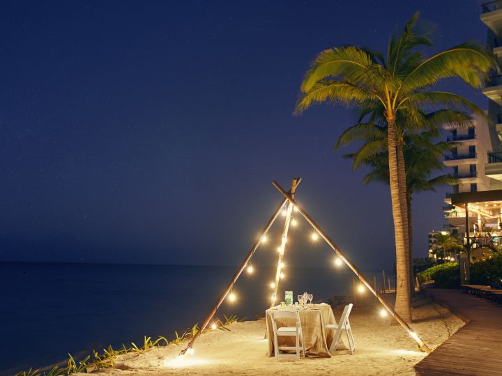 Hilton Cancun, an All-Inclusive Resort in Mexico | Dining & Drinks