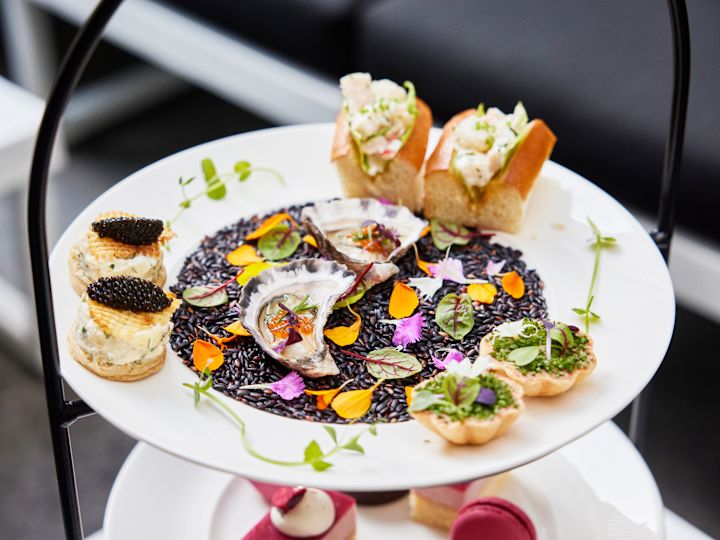 Zeta Bar | Iconic Bar With Rooftop Terrace at Hilton Sydney