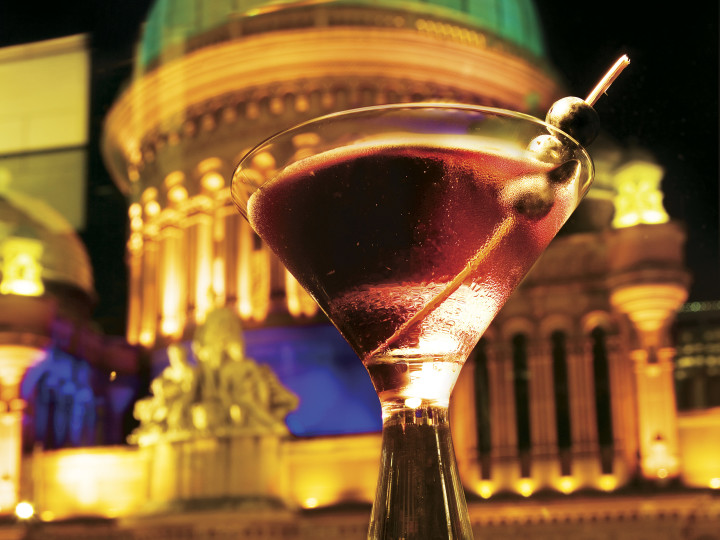 Zeta Bar | Iconic Bar With Rooftop Terrace at Hilton Sydney