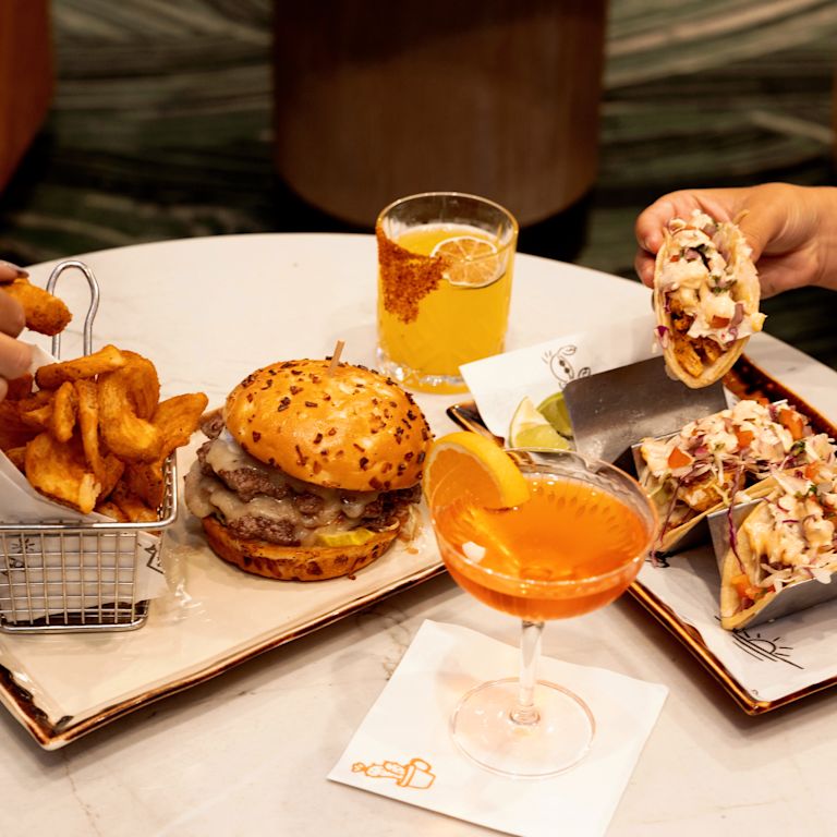 Poppy's Restaurant | Hilton Anaheim