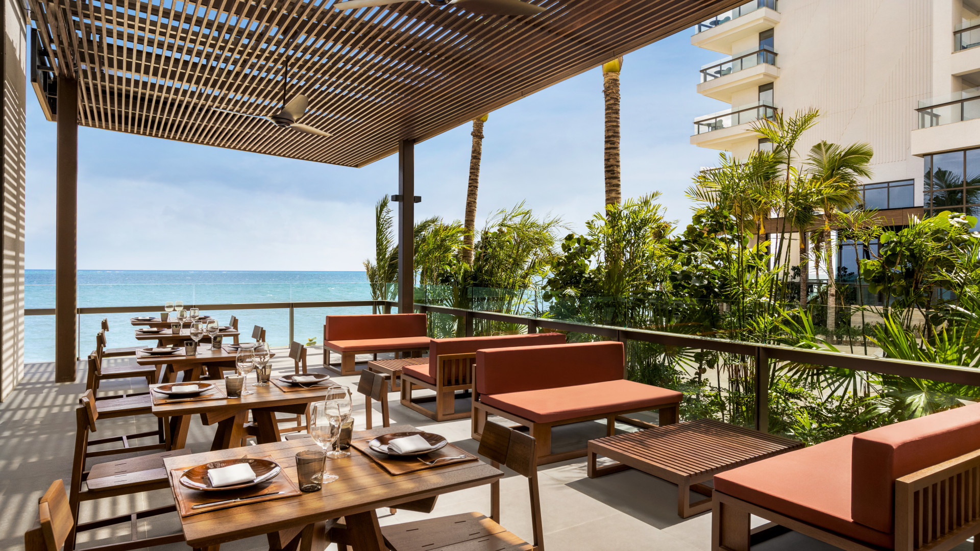 Hilton Cancun, an All-Inclusive Resort in Mexico | Dining & Drinks