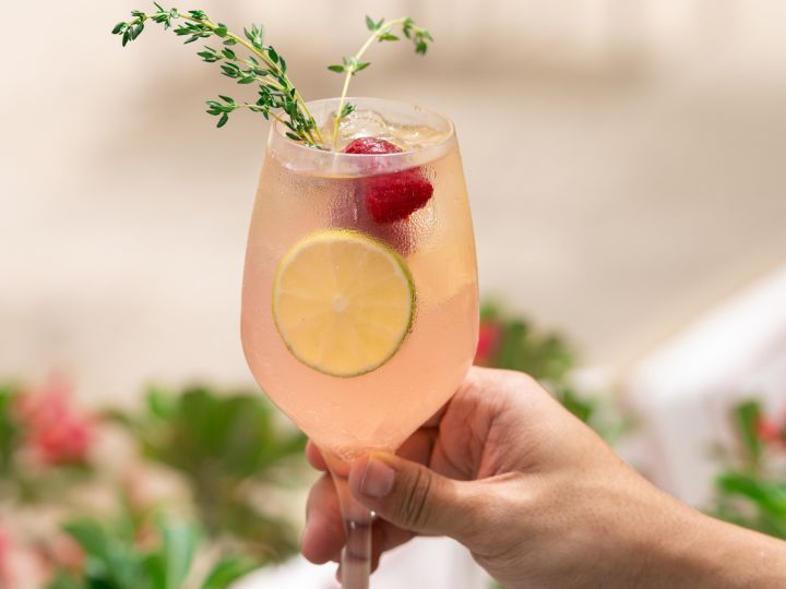 Lillet Pool Bar | Conrad Abu Dhabi