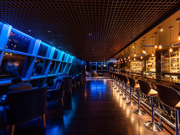 Ray's Bar | Conrad Abu Dhabi